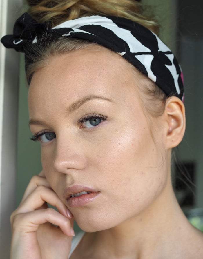 Glowy & natural skin with makeup - tutorial Glowy & natural skin with makeup - tutorial