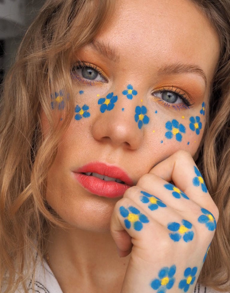 Blue flower freckles makeup - tutorial - Charlotta Eve