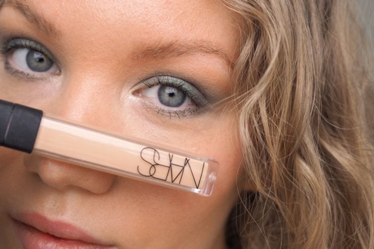 CONCEALING 101 - How to neutralize and brighten dark circles